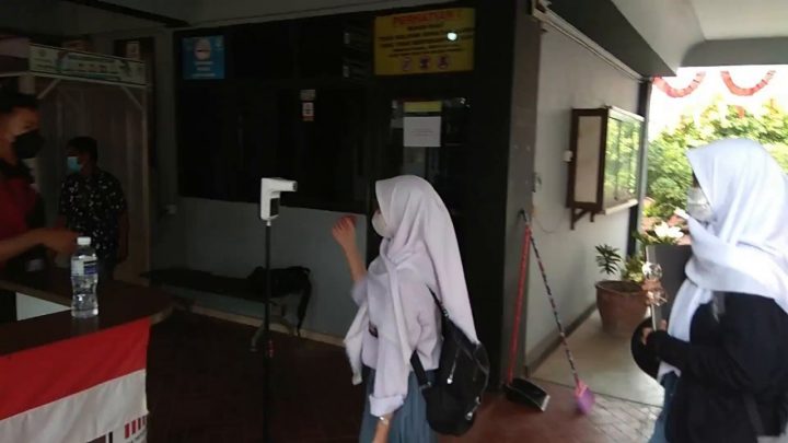 Hampir Dua Tahun Belajar dari Rumah, Siswa SMK MHS Batam Antusias ...